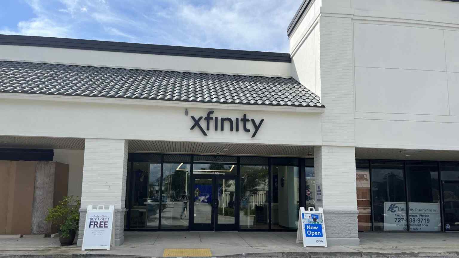 Comcast inaugura nueva tienda Xfinity en Boynton Beach - El Sol News Media