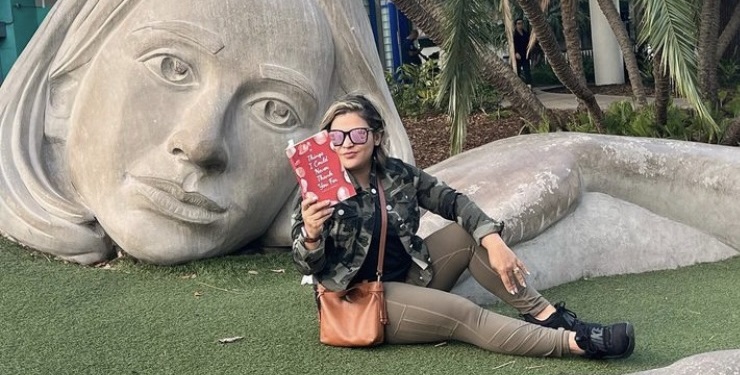 Erica Bernal conecta a la comunidad latina con su Club de Lectura ...